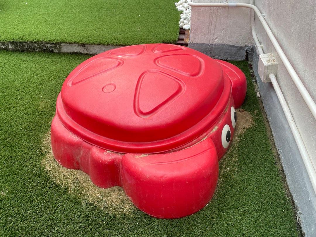 crab sand pit