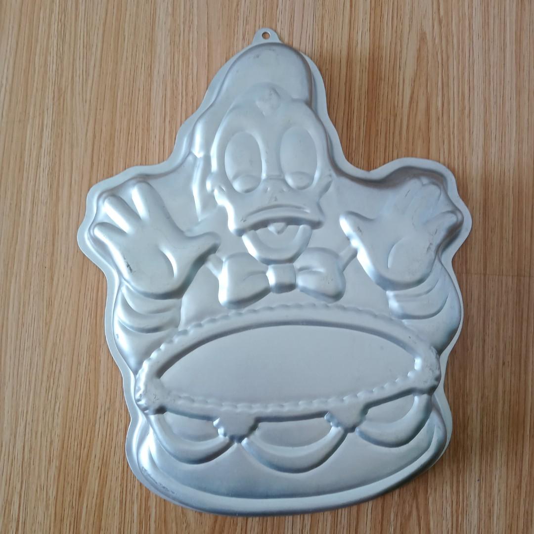 Donald Duck Cake Pan, Furniture & Home Living, Kitchenware & Tableware ...
