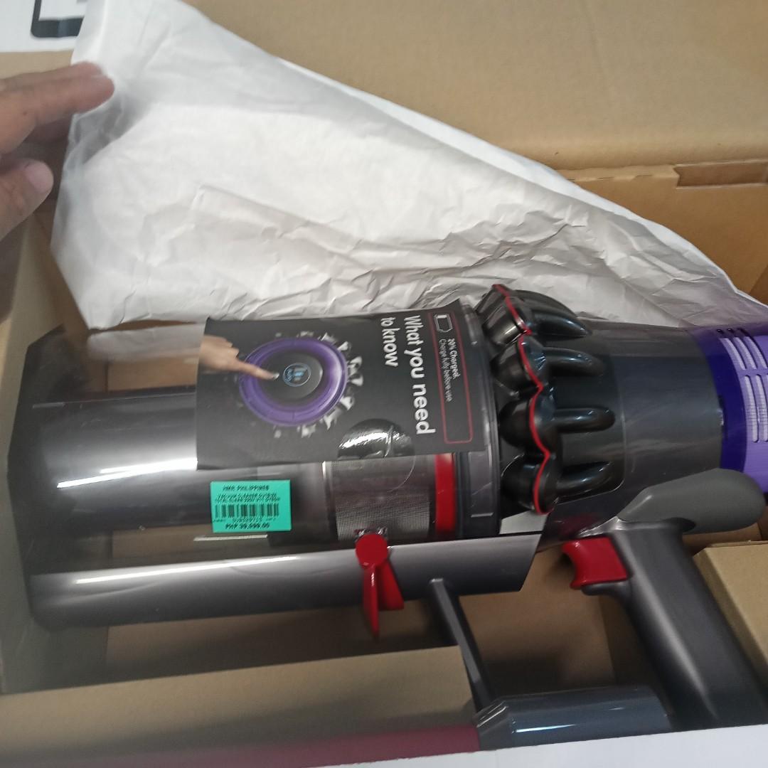 Dyson V11 Outsize Total Clean 220v, Furniture & Home Living, Cleaning ...