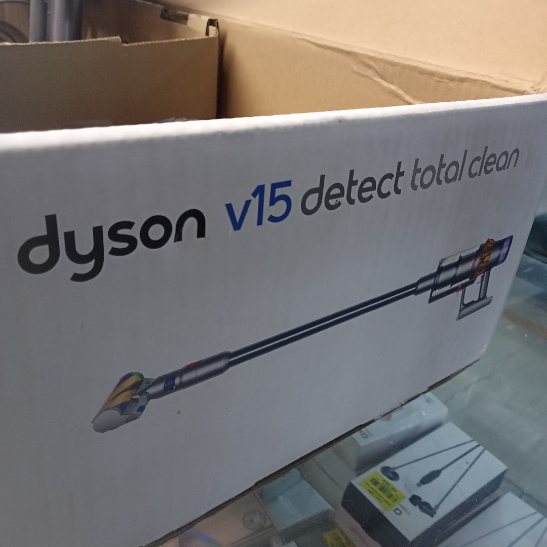 Dyson V15 Detect Total Clean, TV & Home Appliances, Vacuum Cleaner ...