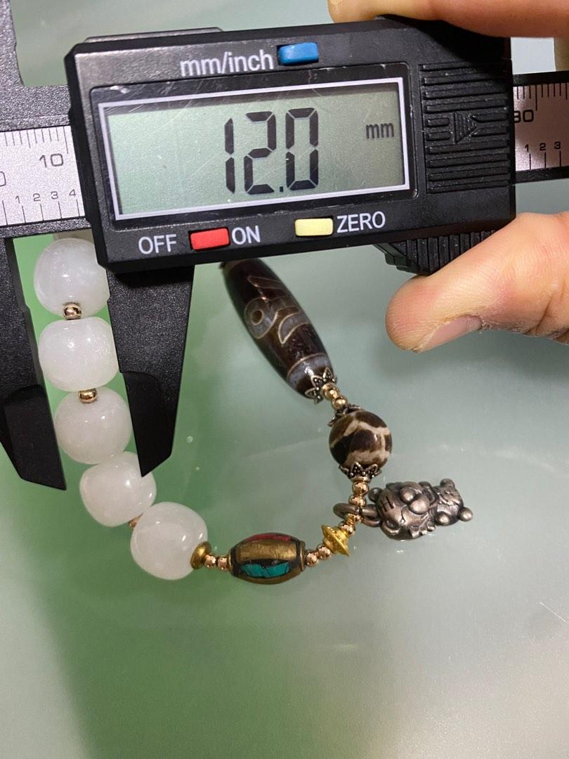 He Tian Jade with Gui Ren Dzi Beads 和田玉搭贵人天珠, Women's Fashion, Jewelry ...