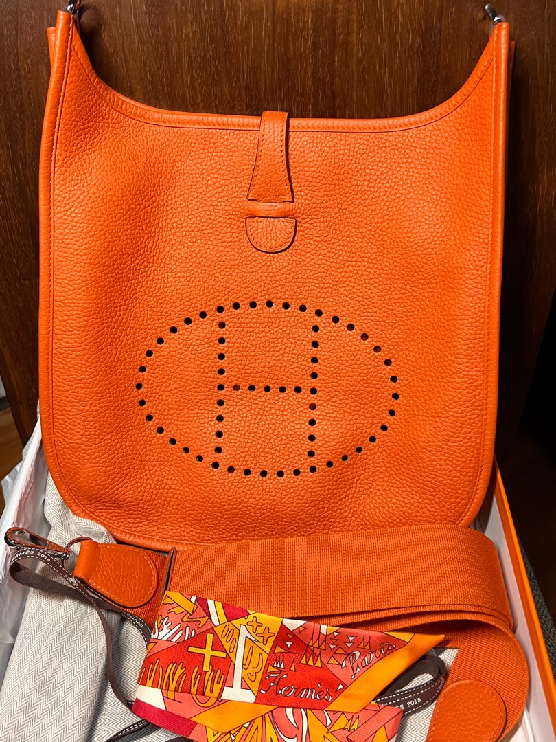 Hermes Evelyn Poche III 29, Women's Fashion, Bags & Wallets, Shoulder Bags on Carousell