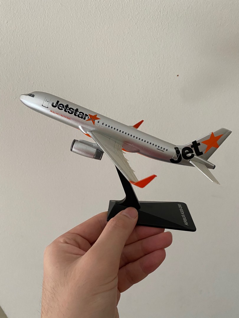 Jetstar Snap fit Plane model A320-200 (Airbus), Hobbies & Toys, Memorabilia & Collectibles, Fan ...