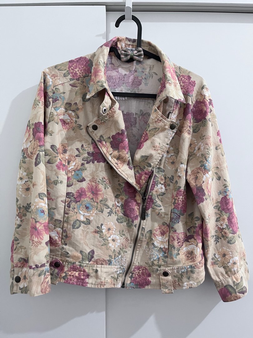 Lightweight Floral Jacket, Women's Fashion, Coats, Jackets and ...
