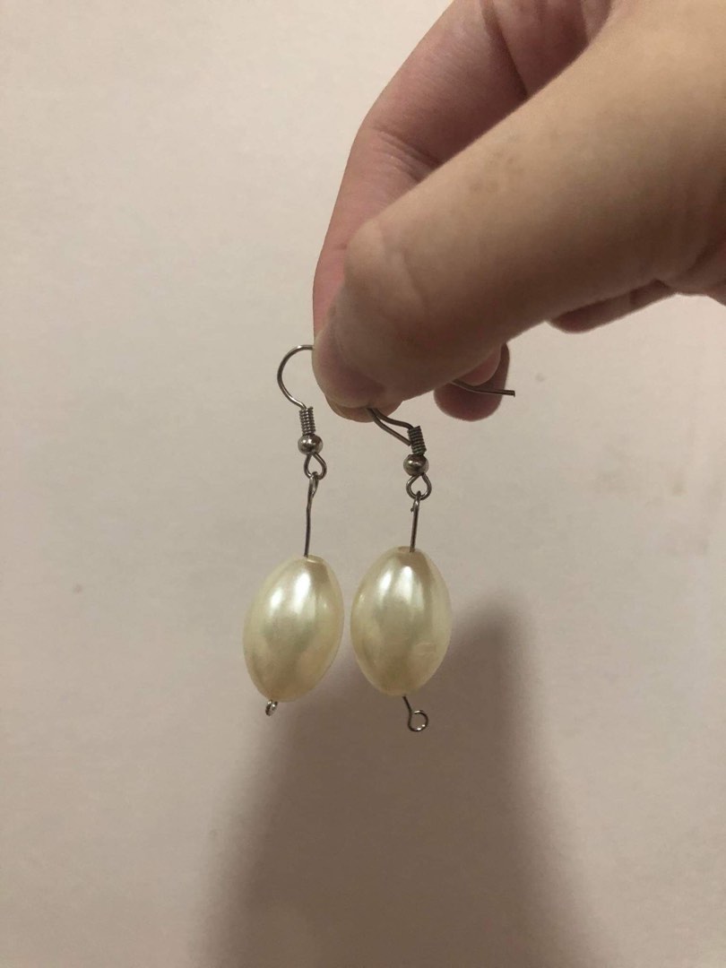 Pure white pearls, Women's Fashion, Jewelry & Organizers, Earrings on ...