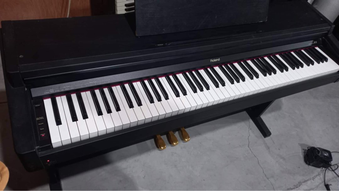 Roland HP147, Hobbies & Toys, Music & Media, Musical Instruments on ...