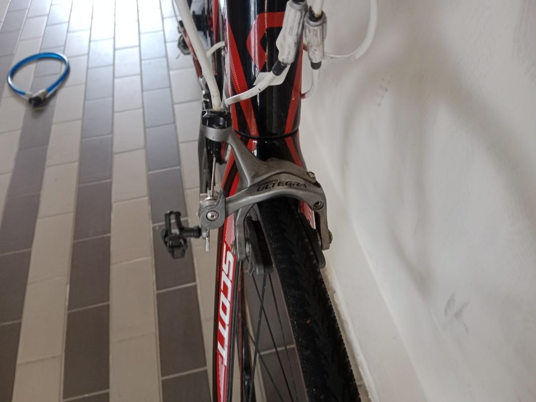 Scott R2 Carbon Fibre Road Bike, Sports Equipment, Bicycles & Parts ...