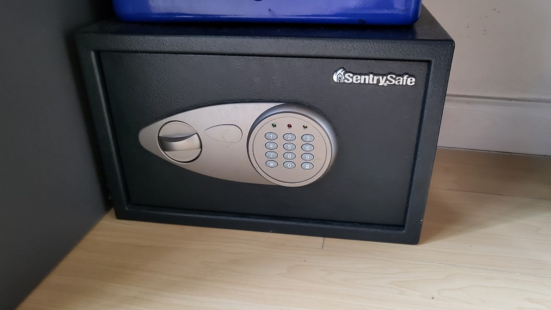 Sentry Safe Safety Deposit Box, Furniture & Home Living, Security ...