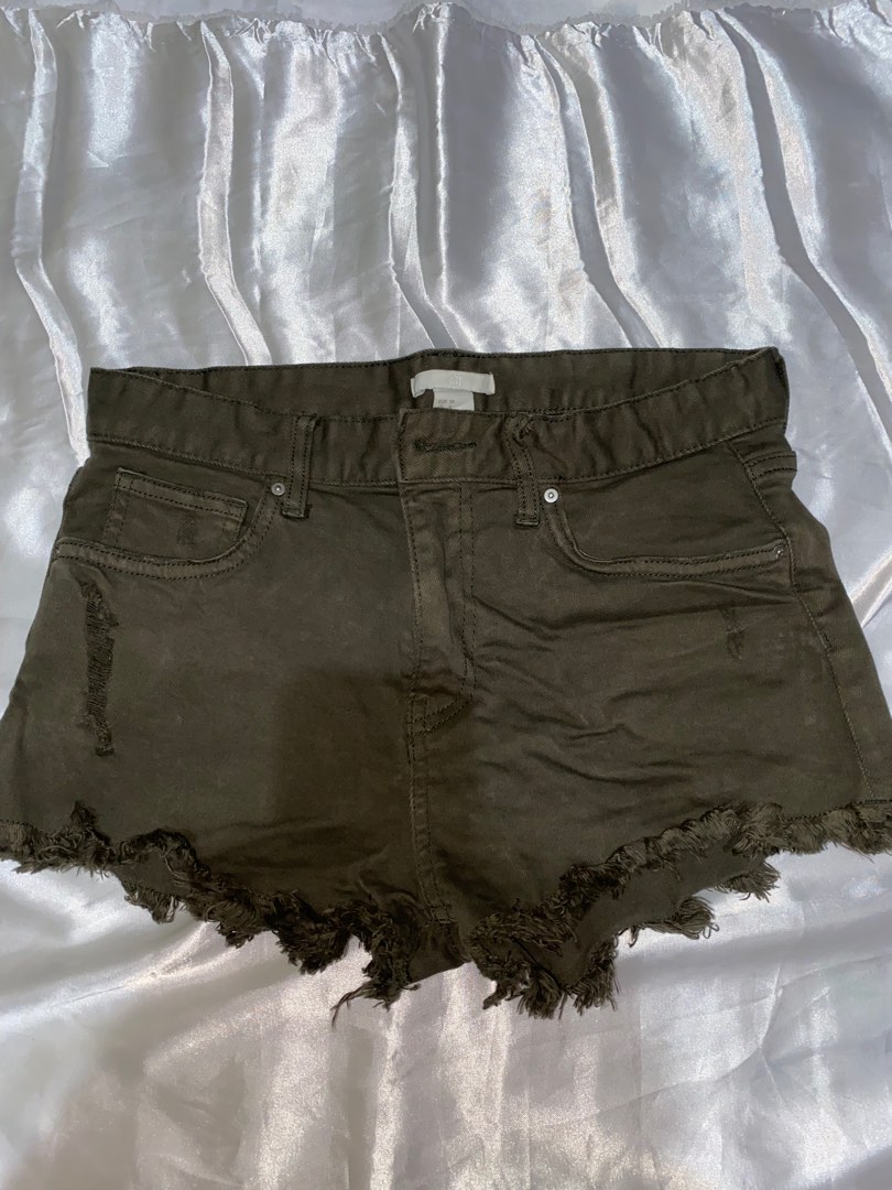 Sexy army shorts, Women's Fashion, Bottoms, Shorts on Carousell