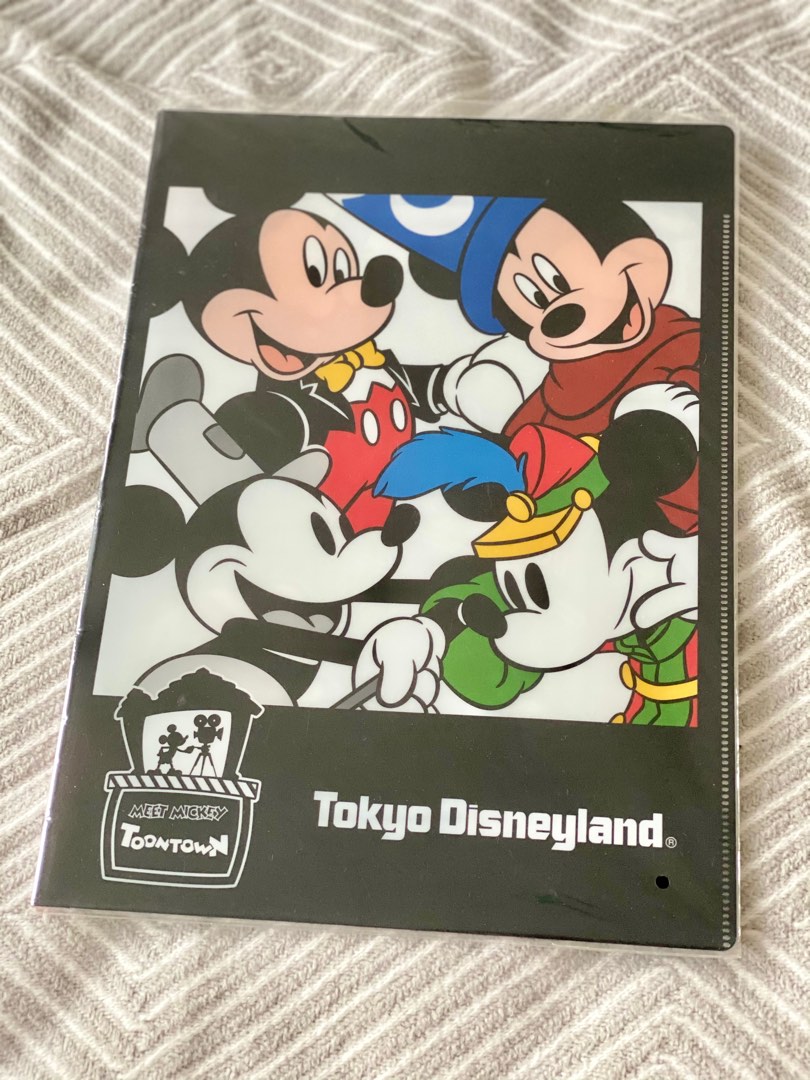 Tokyo Disneyland Mickey Mouse Folder, 興趣及遊戲, 手作＆自家設計, 其他 - Carousell