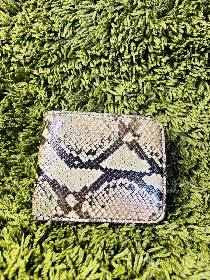 Vintage Tusks Snake Skin Leather Bifold Wallet, Luxury, Bags & Wallets ...