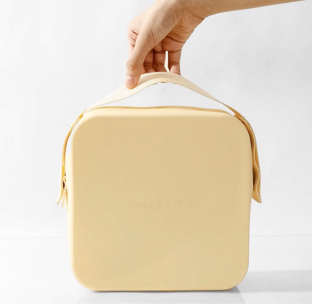 VIAJECITO splashkit XL in popcorn, Women's Fashion, Bags & Wallets ...