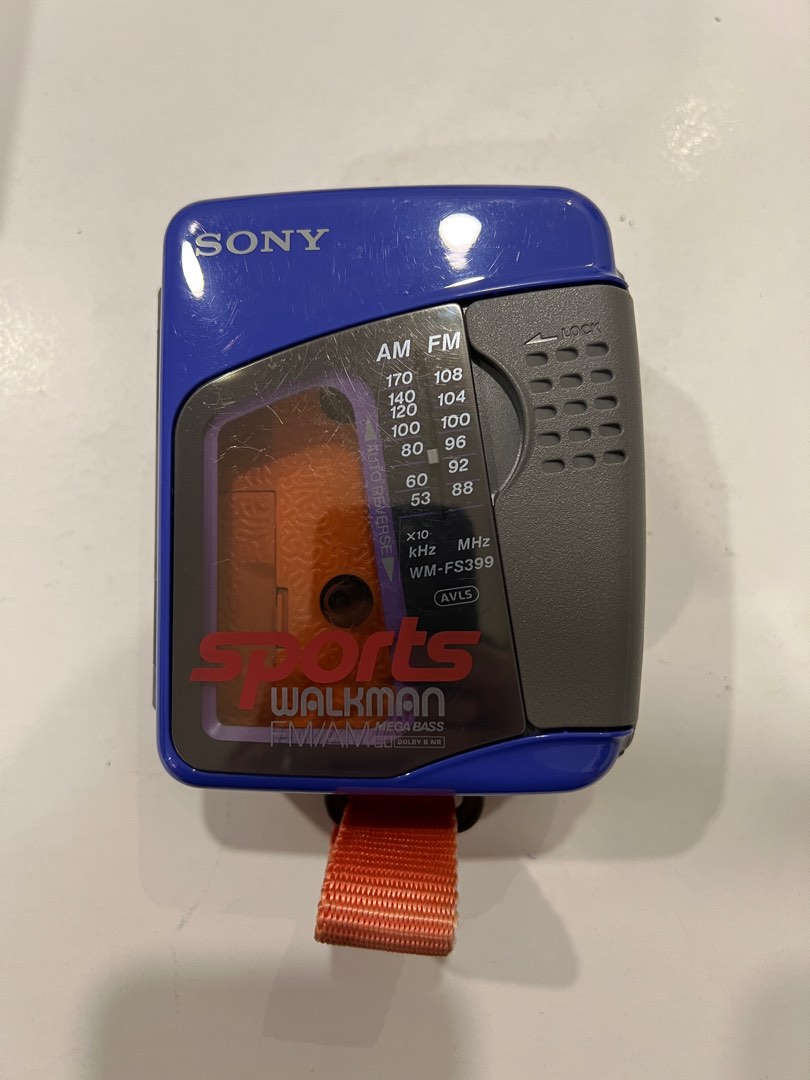 VINTAGE SONY WALKMAN SPORTS WM-FS399 cassette tape player, Audio ...