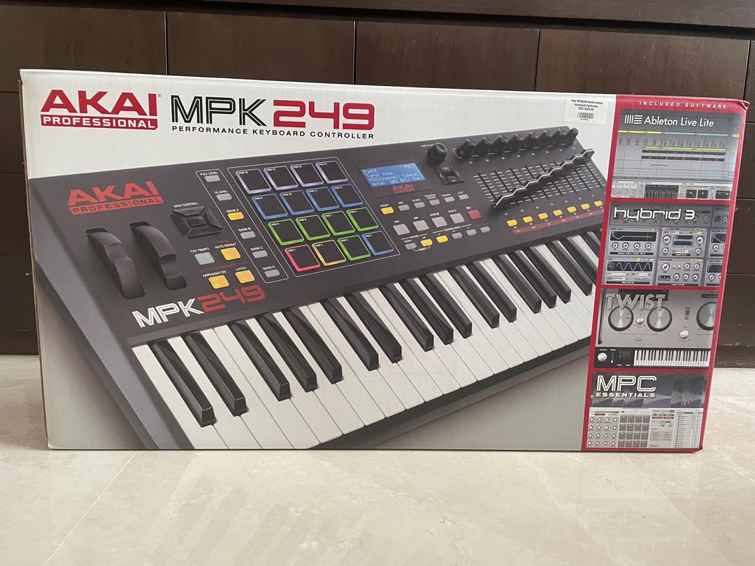 AKAI keyboard Controller MPK249, Hobbies & Toys, Music & Media, Musical ...
