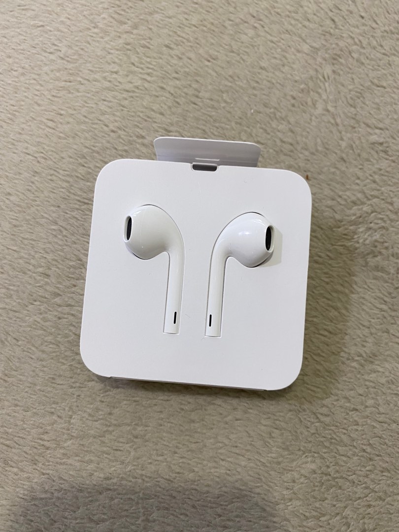 Apple EarPods with lightning connector, Audio, Headphones & Headsets on ...