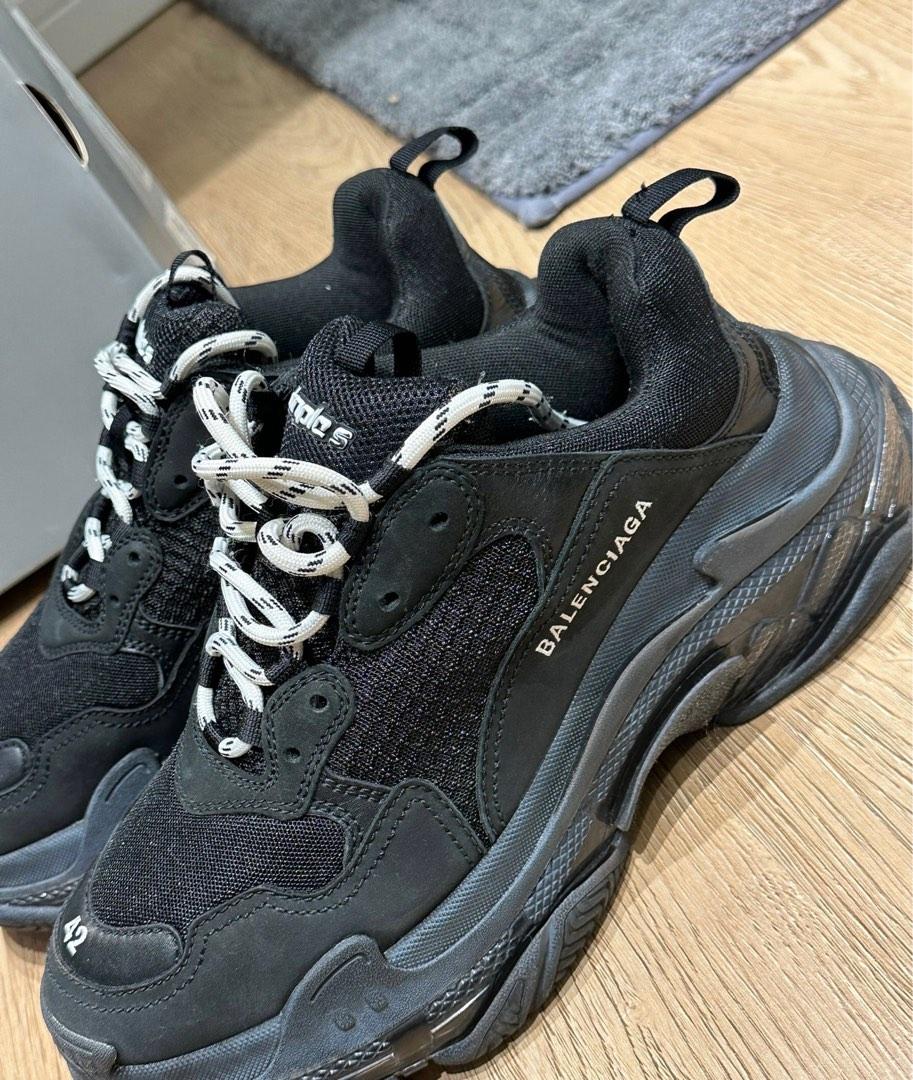Balenciaga triple S, Men's Fashion, Footwear, Sneakers on Carousell