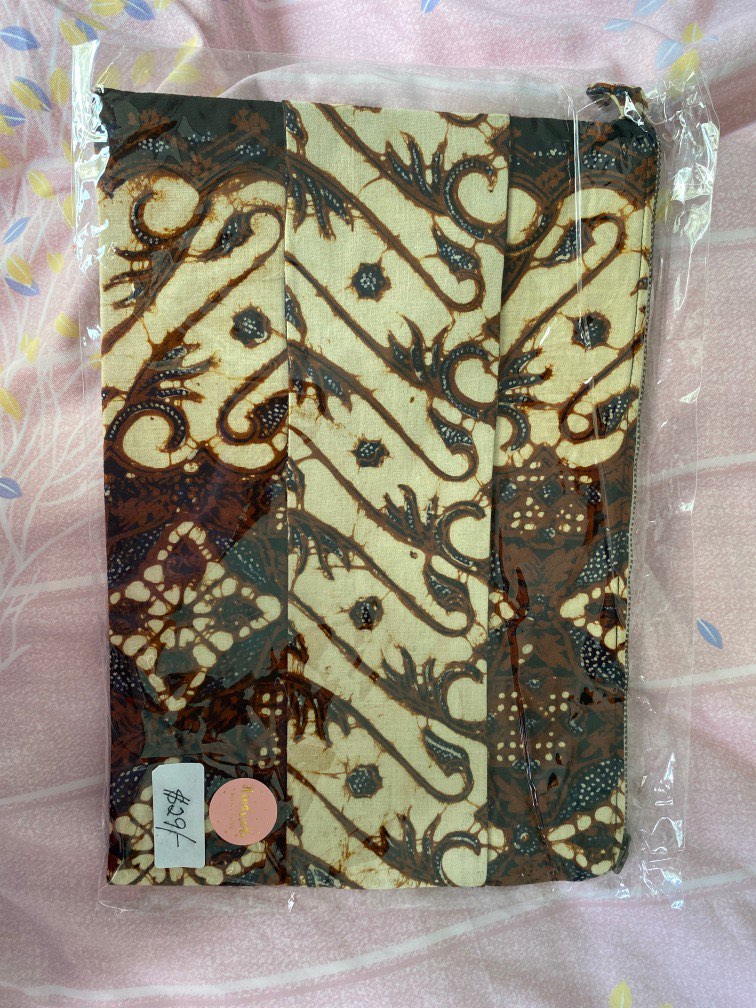 Batik print, Women's Fashion, Bags & Wallets, Clutches on Carousell