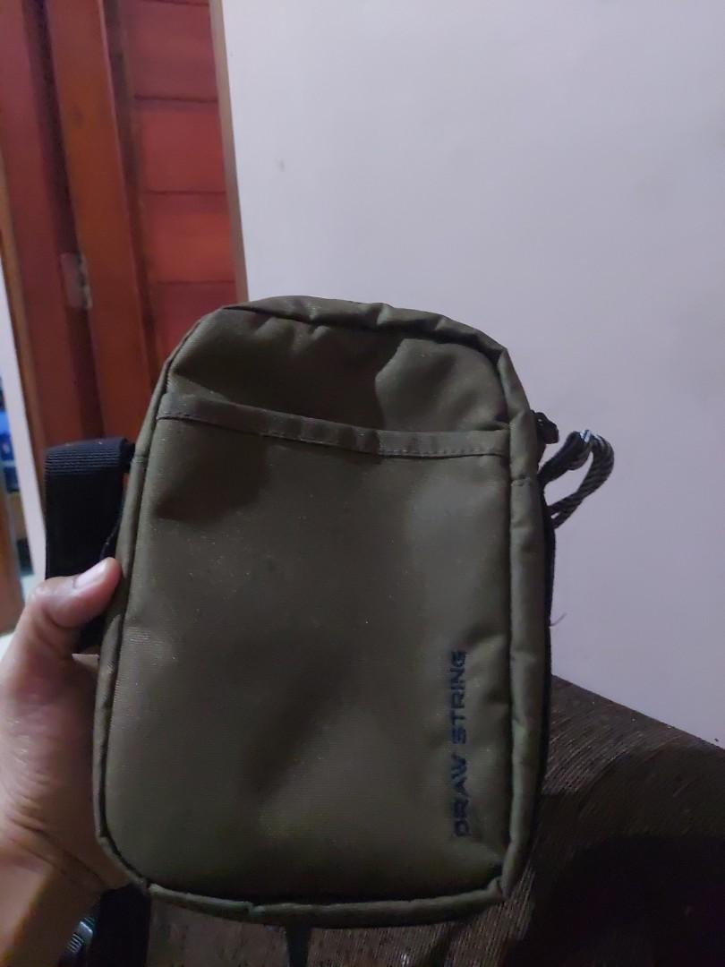BODYPACK slempang, Fesyen Wanita, Tas & Dompet di Carousell