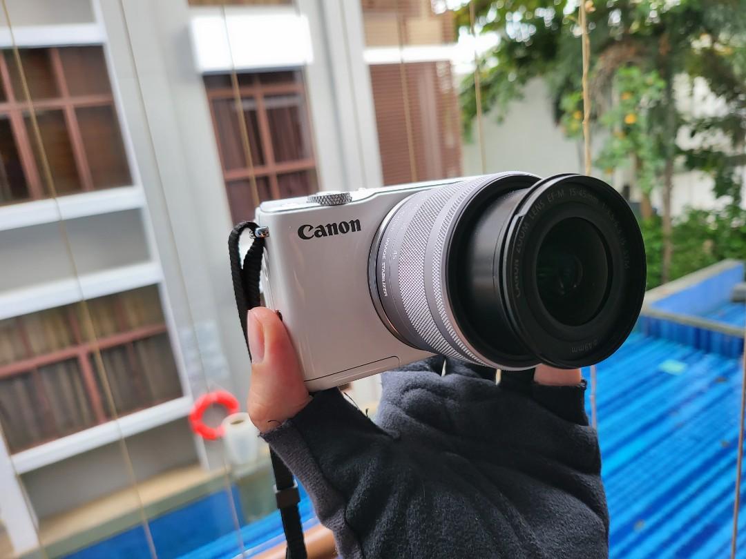 Canon EOS M10 - with original camera jacket and strap, Photography ...
