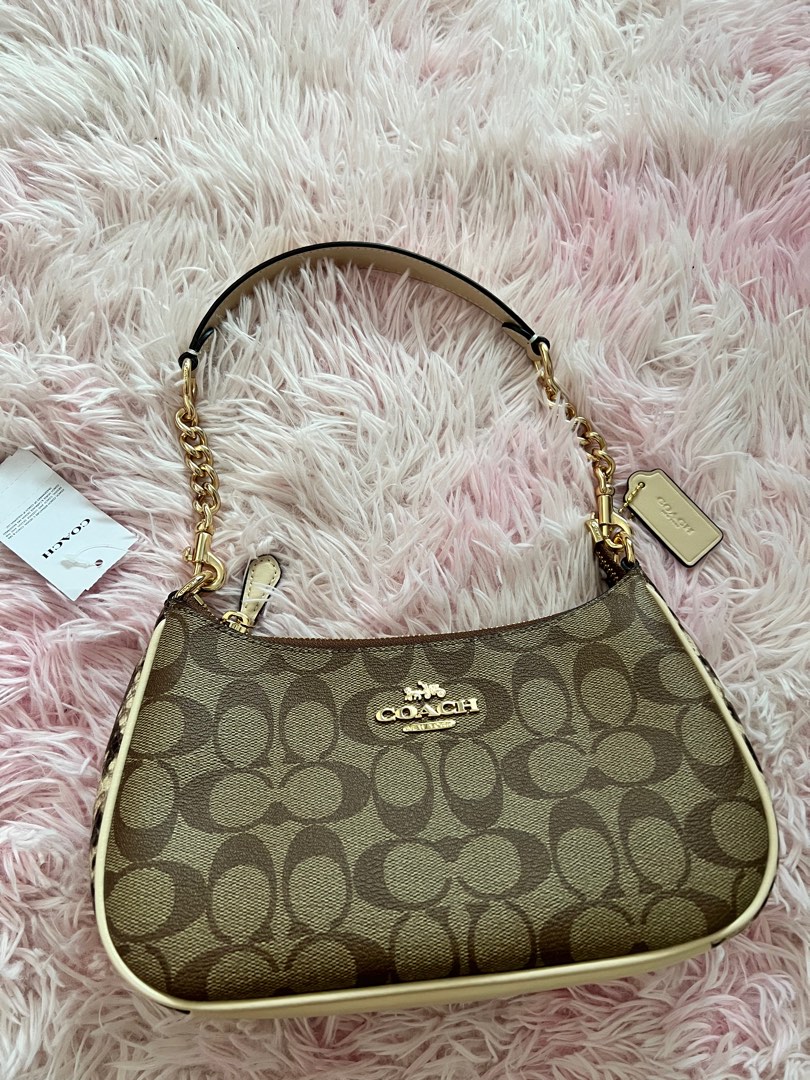 Coach hand Bag, Luxury, Bags & Wallets on Carousell