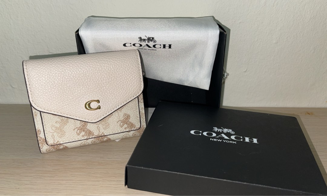 Coach Wyn Wallet, Men's Fashion, Watches & Accessories, Wallets & Card ...