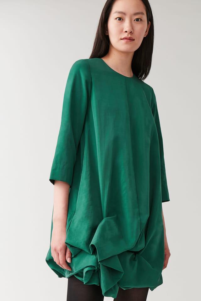 COS green dress, Fesyen Wanita, Pakaian Wanita, Gaun & Rok di Carousell