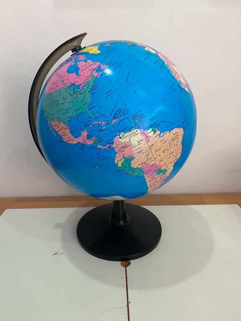 Educational Rotating Globe, Hobbies & Toys, Toys & Games on Carousell