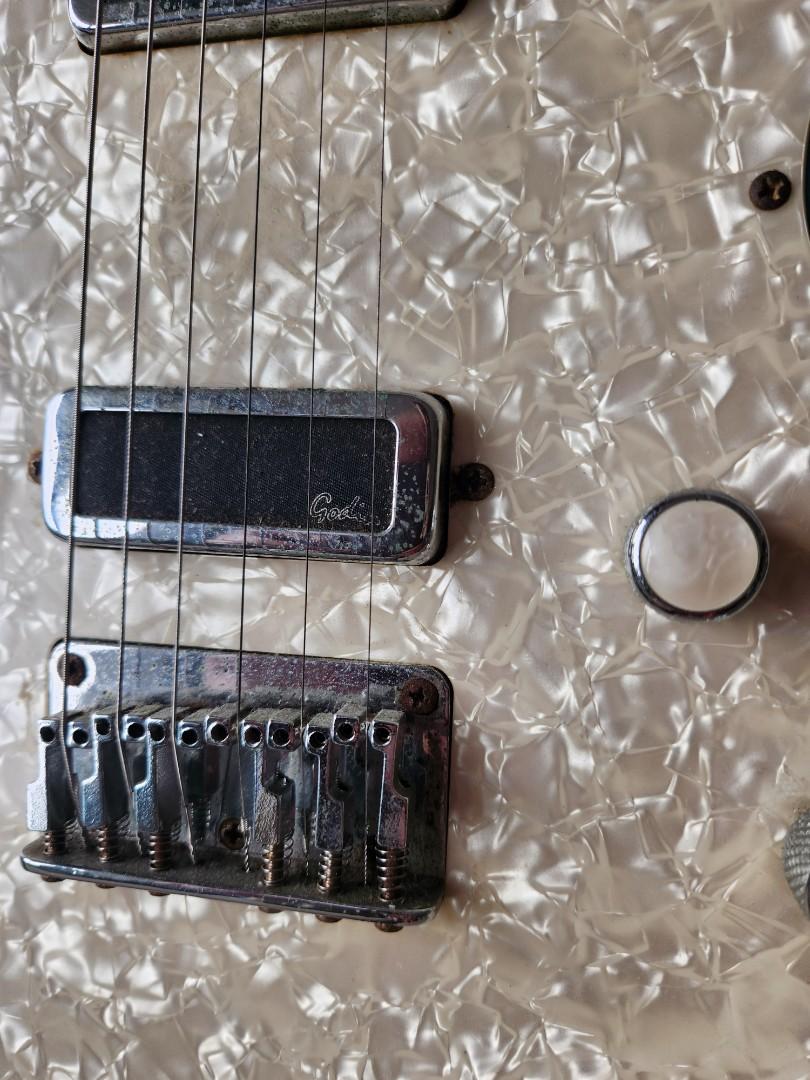 Godin Radiator Electric (1999 model), Hobbies & Toys, Music & Media ...