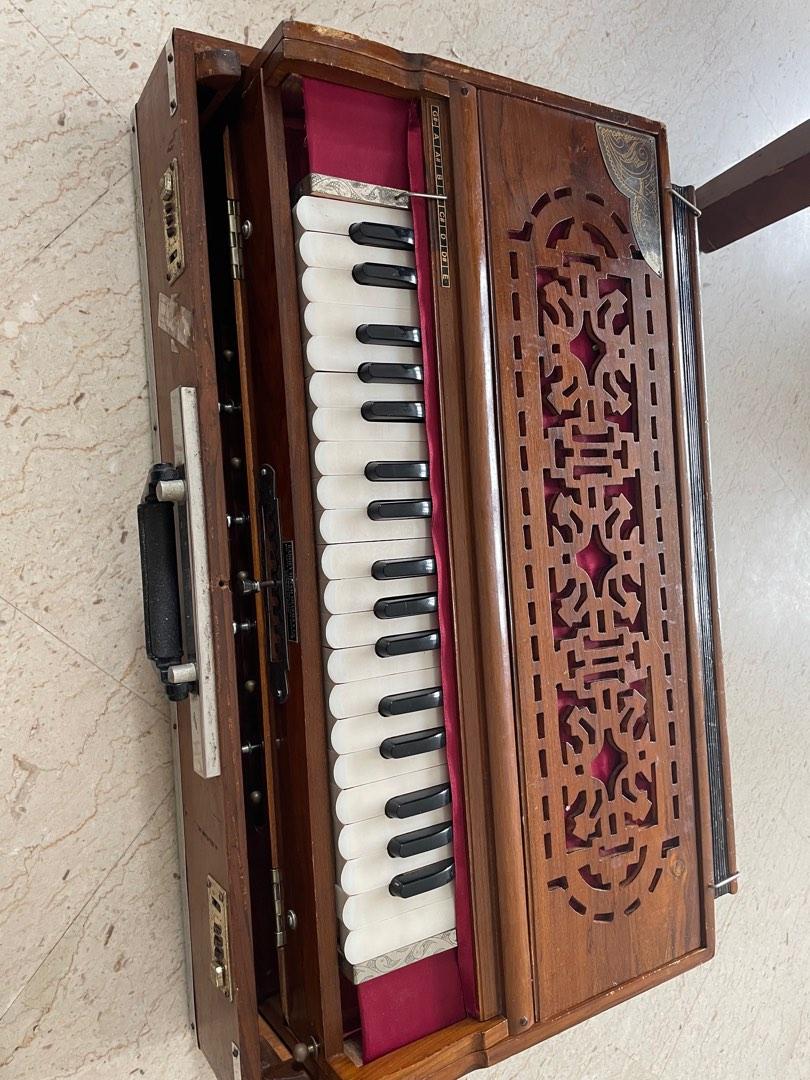 Harmonium scale changer, Hobbies & Toys, Music & Media, Musical ...