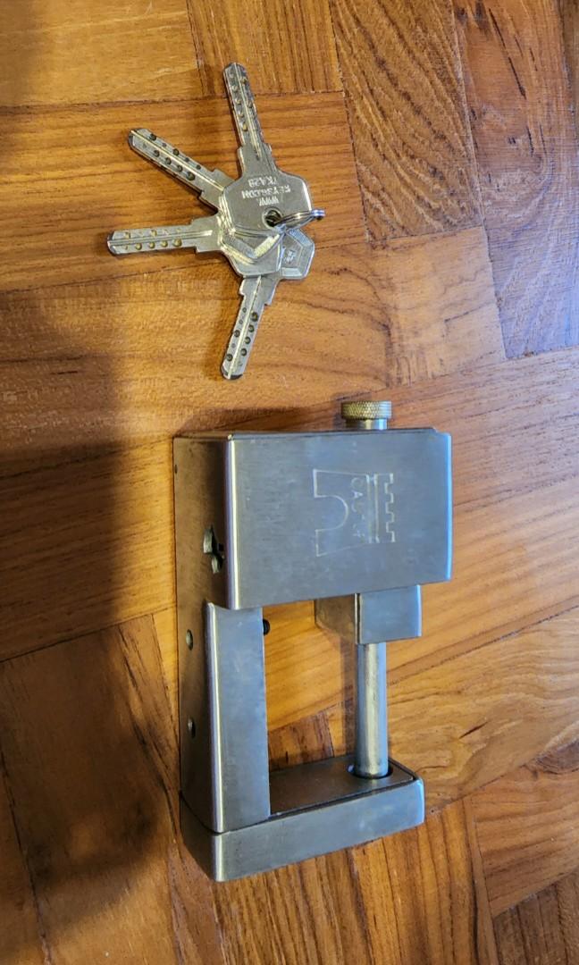 Heavy Duty Castle Lock, Furniture & Home Living, Security & Locks ...