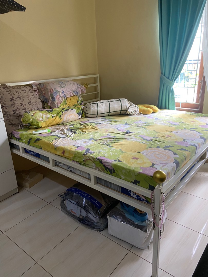 Kasur dan dipan tempat tidur busa spring bed inoac ranjang besi ukuran king size, Perabotan ...