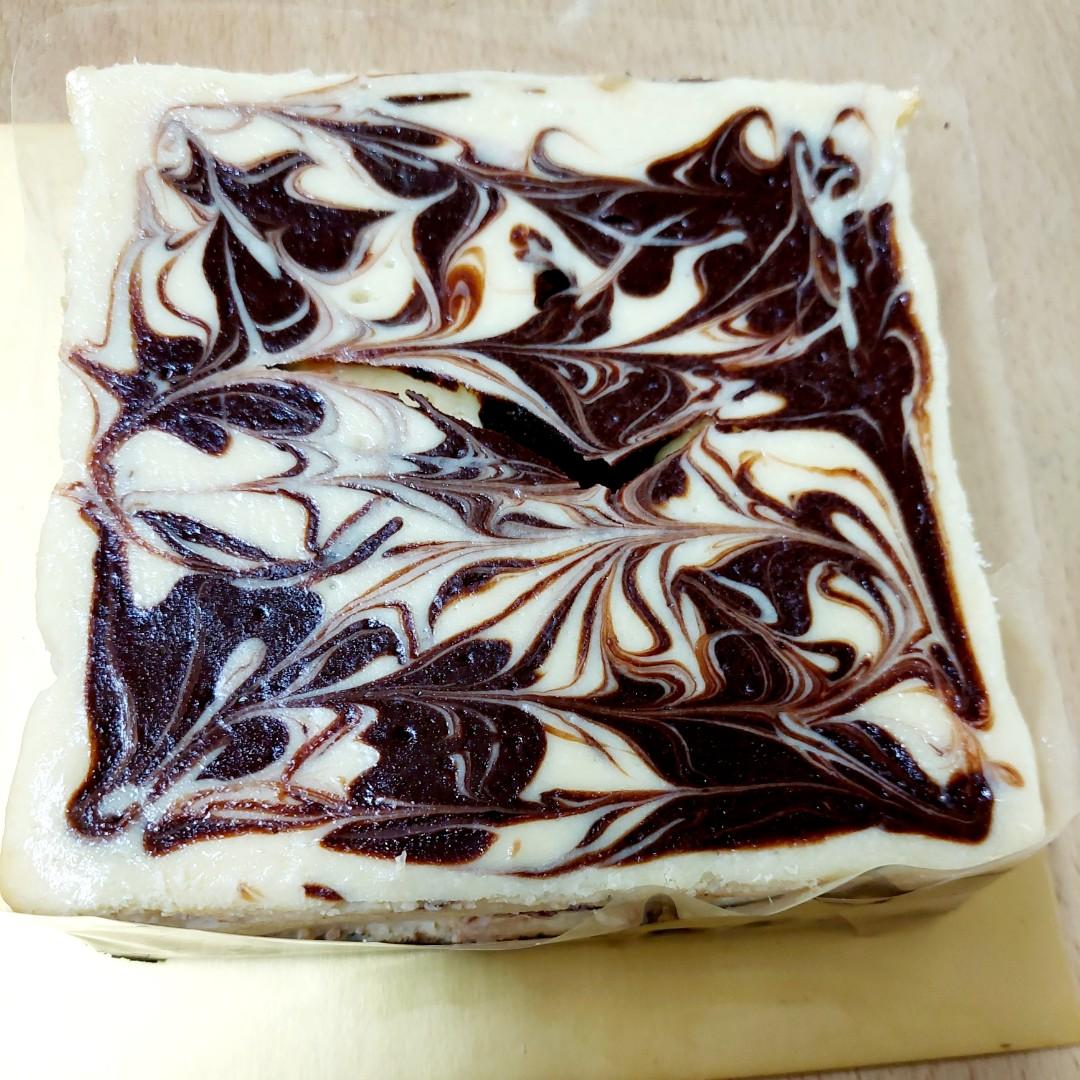 Marble cheese cake (Halal), Food & Drinks, Homemade Bakes on Carousell