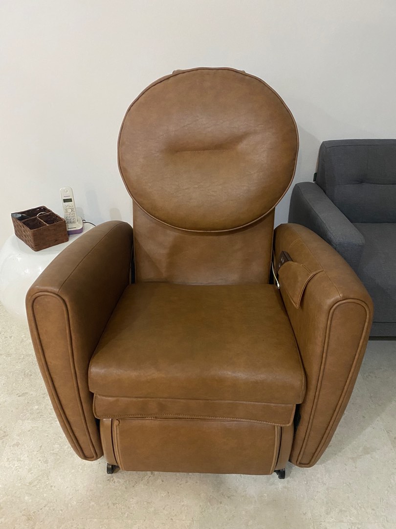 Osim uDiva 2 massage chair, Furniture & Home Living, Furniture, Chairs ...