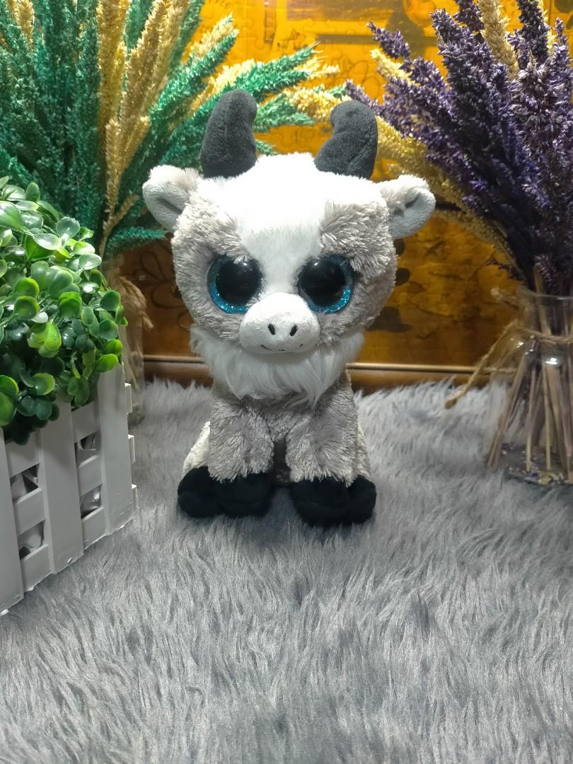 Plush toy sheep, Hobbies & Toys, Toys & Games on Carousell