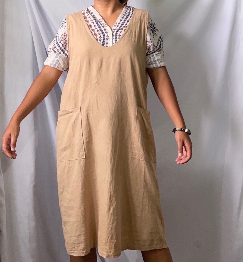 Pretty lady jump dress with front pockets, Women's Fashion, Dresses ...
