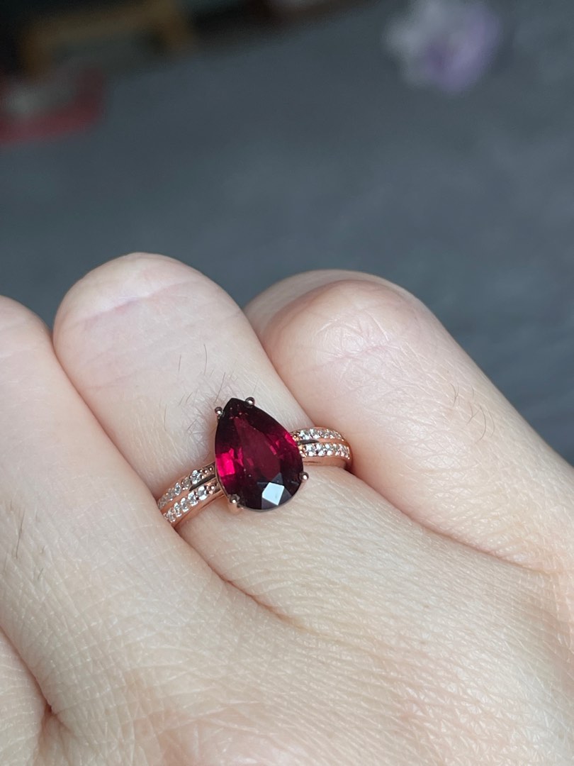 Red garnet teardrop ring, Women's Fashion, Jewelry & Organisers, Rings ...