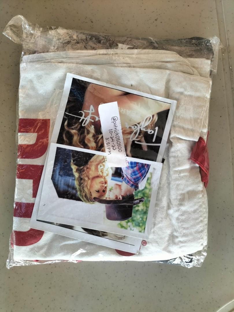 Taylor Swift Red Cornetto Bundle, Hobbies & Toys, Memorabilia ...