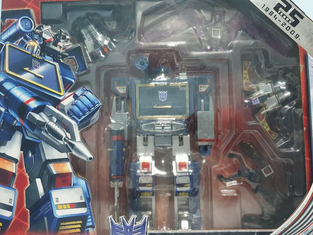 Transformers Soundwave Figure includes 4 cassettes tapes Laserbeak ...