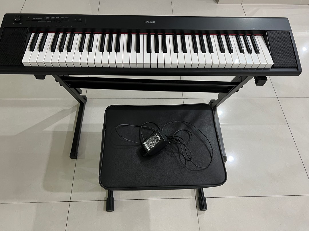 Yamaha NP-12 digital piano, Hobbies & Toys, Music & Media, Musical ...