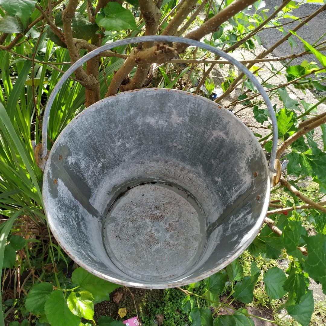 Antique Tong susu getah, Furniture & Home Living, Gardening, Hose and ...