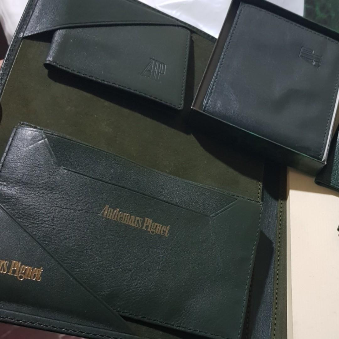 Audemars Piguet Pad leather VIP full set with wallet and book, 男裝, 手錶及 ...