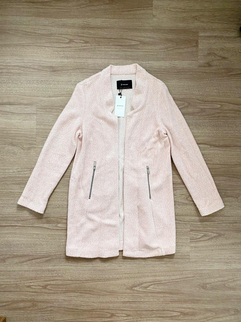 BNWT Stradivarius Winter Trench Coat in Light Pink, Women's Fashion ...