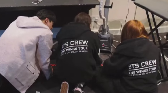 BTS 2017 The Wings Tour TWT BTS Production Crew Staff Zip Up Hoody ...