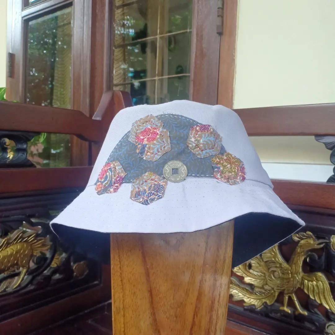 Topi Bucket hat unik etnik - abu muda, Fesyen Wanita, Aksesoris di ...
