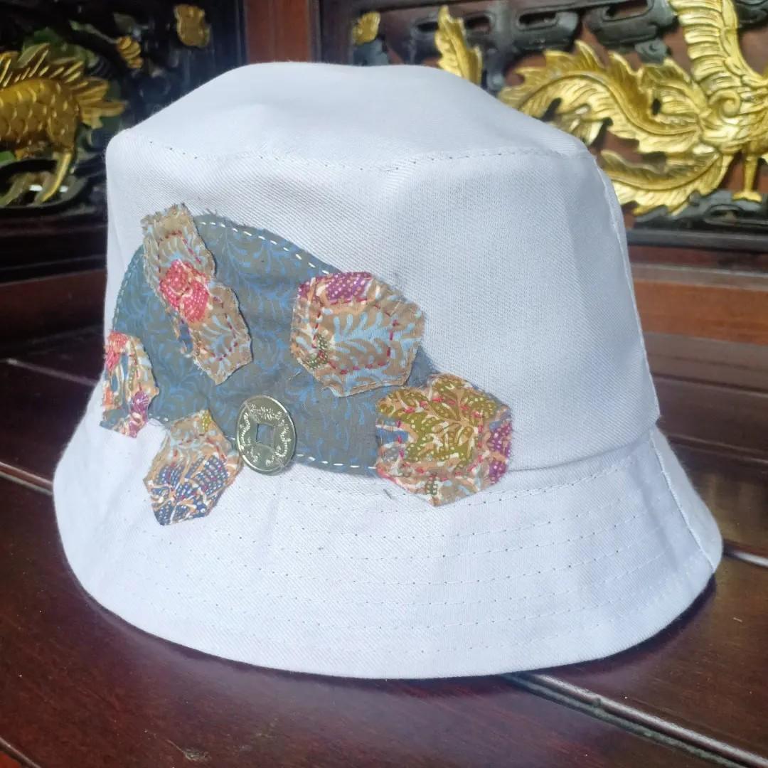 Topi Bucket hat unik etnik - abu muda, Fesyen Wanita, Aksesoris di ...