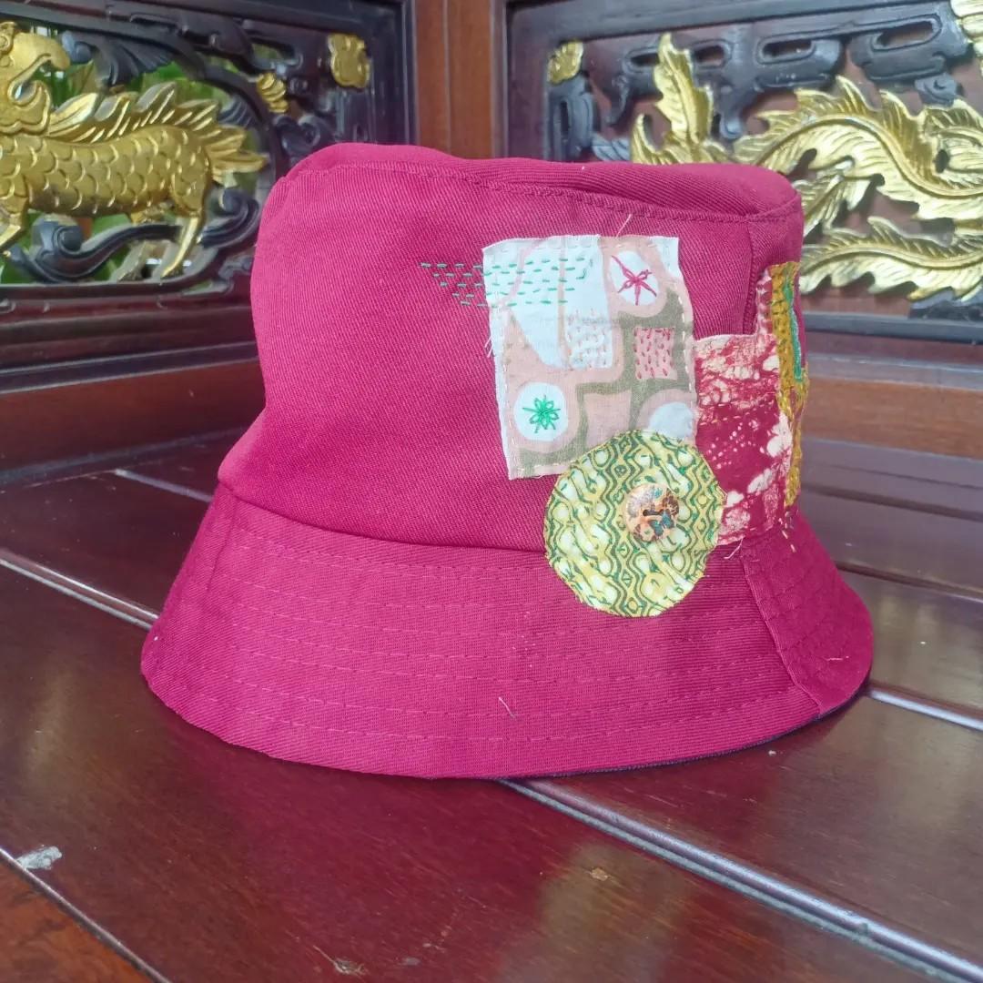 Topi Bucket hat unik etnik - maroon, Fesyen Wanita, Aksesoris di Carousell