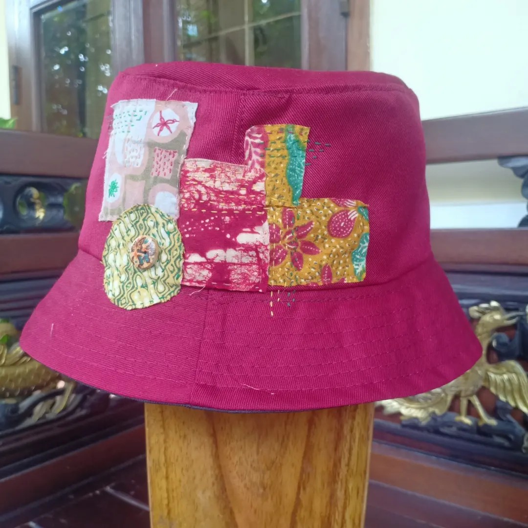 Topi Bucket hat unik etnik - maroon, Fesyen Wanita, Aksesoris di Carousell