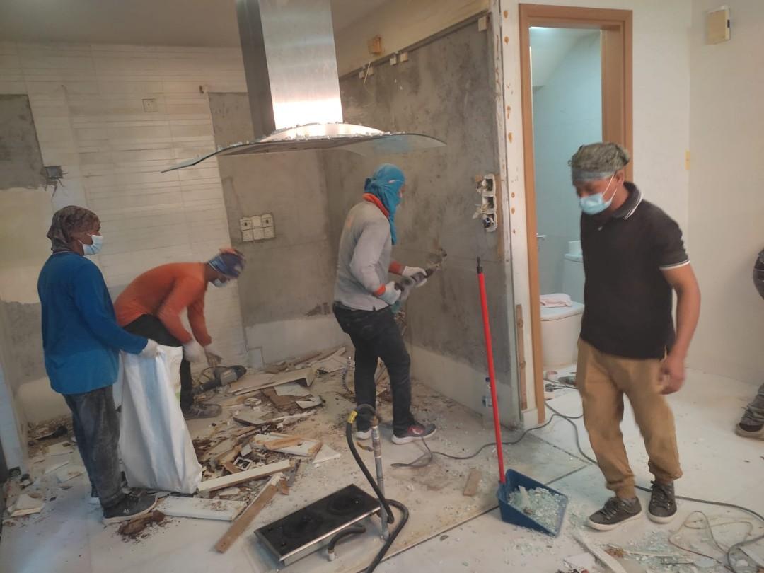 Dismantling & hacking of Built in cabinets. Wardrobes.Built-in DeskTV ...