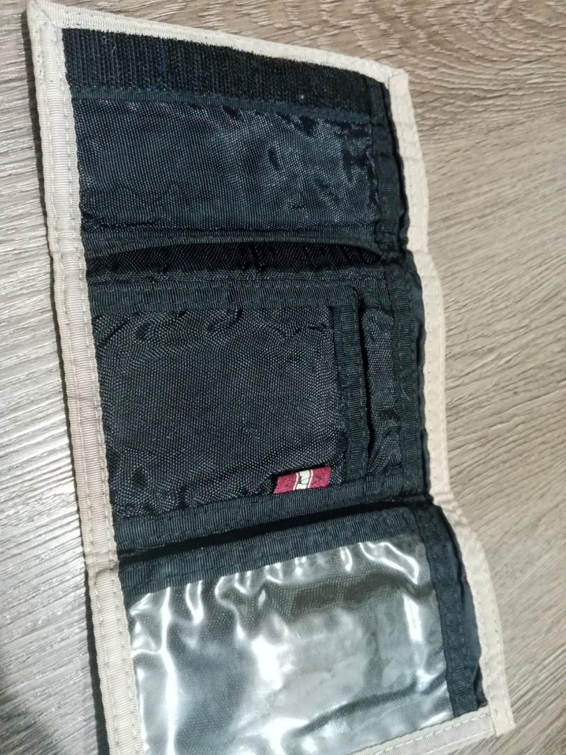 Dompet kain Trifold Ocean Pacifik (OP), Barang Yang Dicari di Carousell