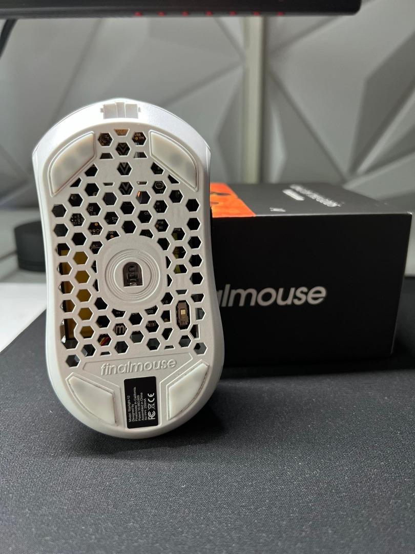 Finalmouse Starlight-12 Zeus Medium, Computers & Tech, Parts ...